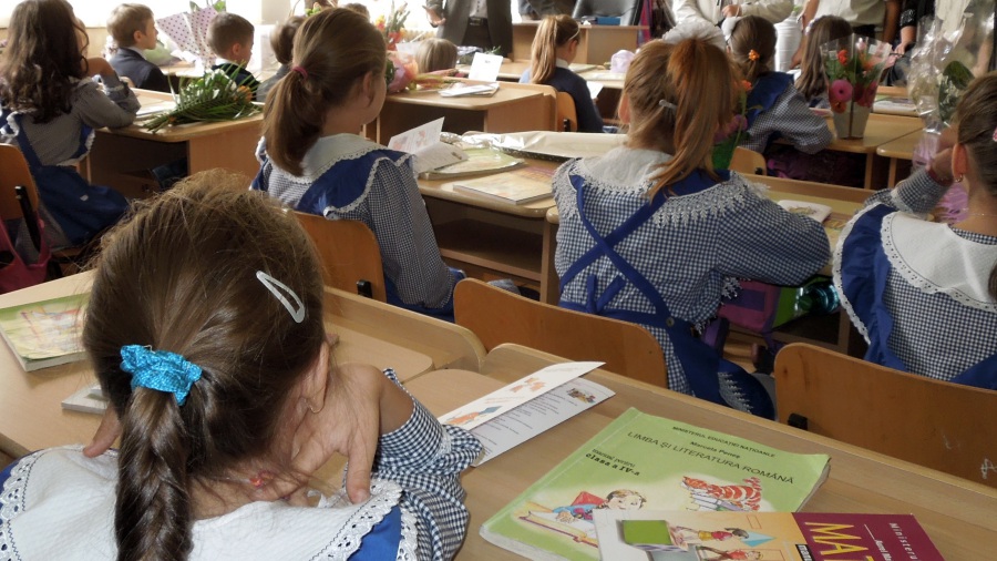 Mâine elevii giurgiuveni se reîntorc la școală, însă vine o nouă ...