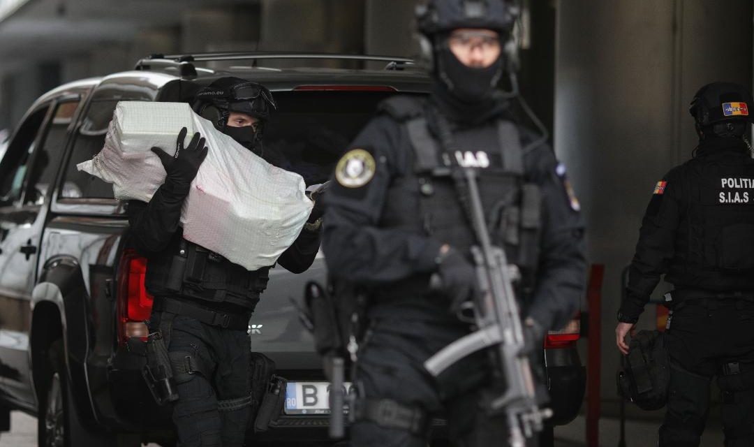 DIICOT, descindere cu mascaţi în municipiul Giurgiu! | Giurgiuveanul.ro ...