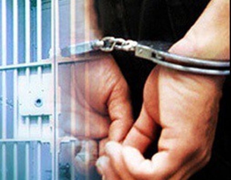 Două mandate de arestare și executare a pedepsei cu închisoarea, puse ...